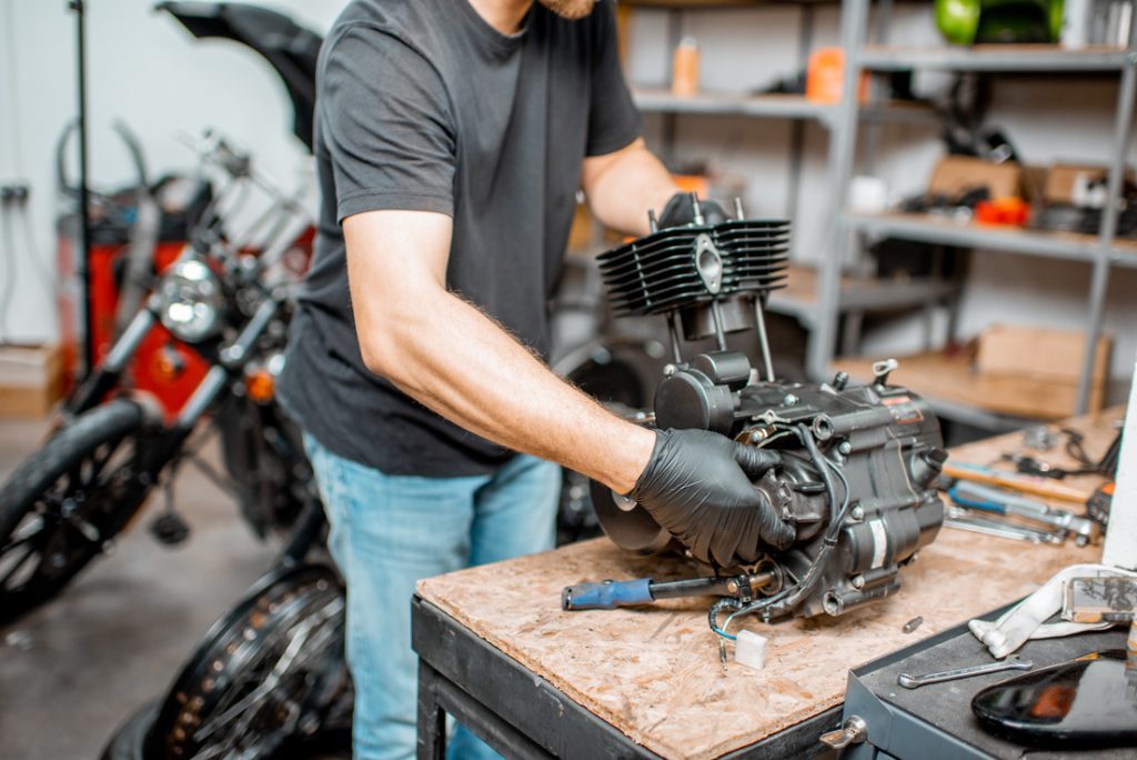 Biaya Turun Mesin Motor, Penyebab, & Dampak Buruknya