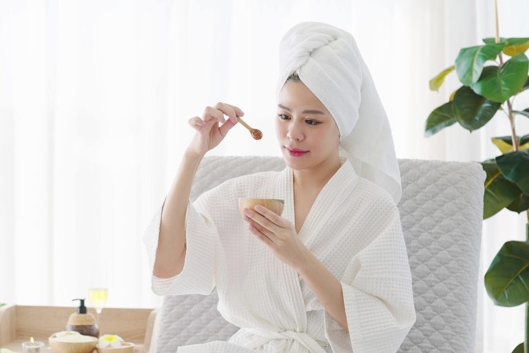 11 Manfaat Madu Untuk Wajah Dan Tips Menjadikan Masker!