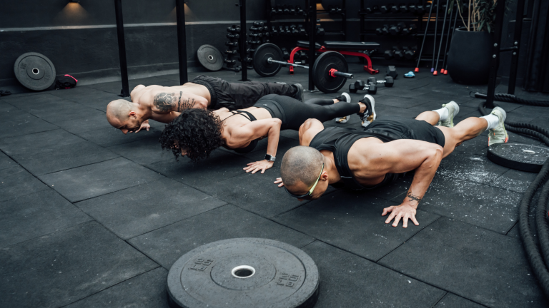 12 Manfaat Push Up Untuk Tubuh & Cara Push Up Yang Benar!