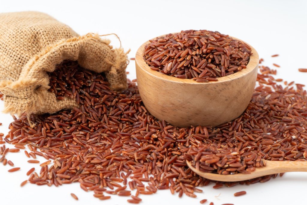 11 Manfaat Beras Merah Bagi Tubuh, Bantu Jaga Berat Badan!