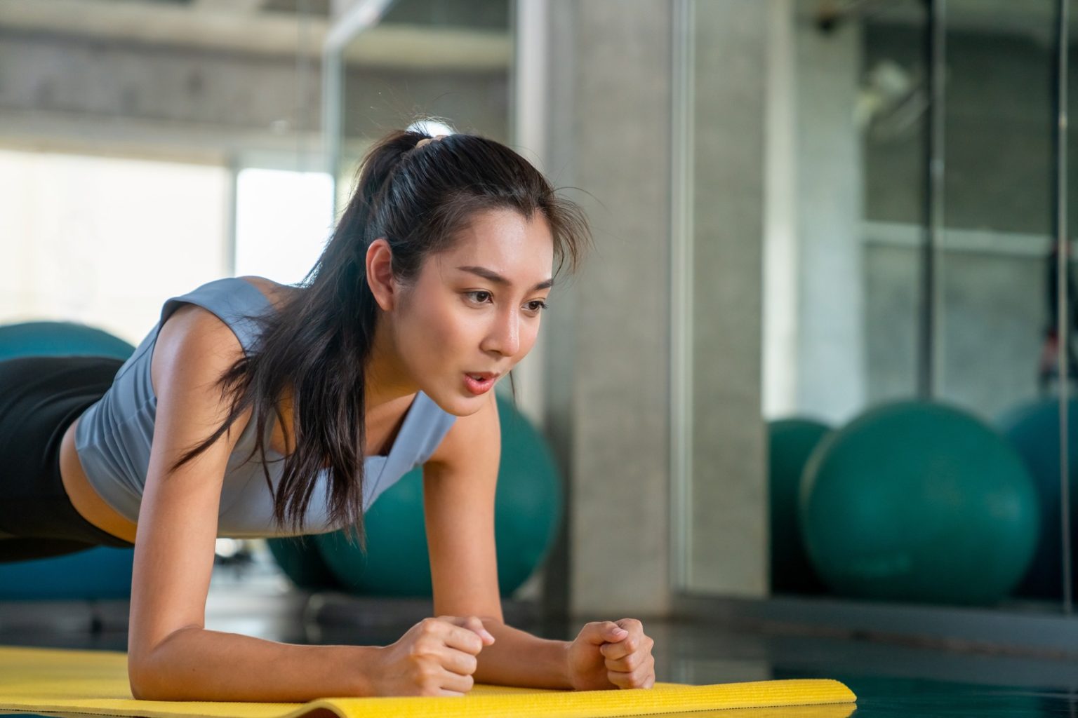 12 Manfaat Workout Untuk Tubuh & Gerakan Untuk Pemula